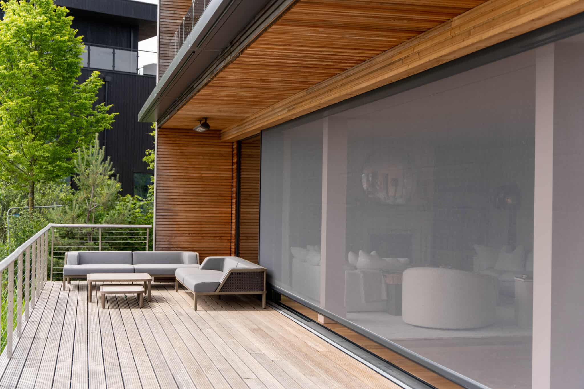 How do you control pests in your home? - Phantom Screens